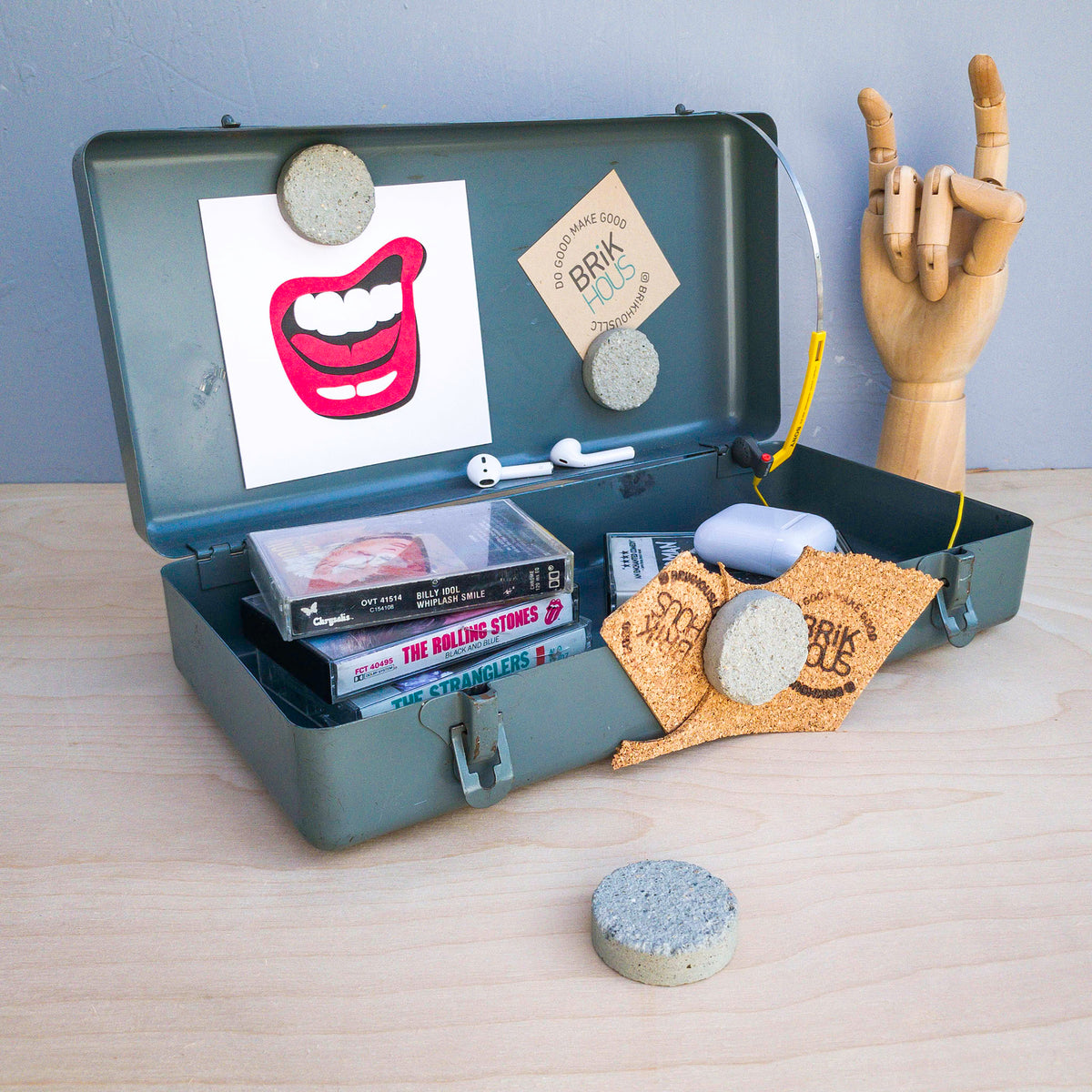 FREE SHIP - Ruff-Round Magnets - Hand-Cast Punkcrete™ - 4pcs – BRiKHOUS